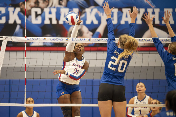 Kansas volleyball wins all four sets in its exhibition game against ...